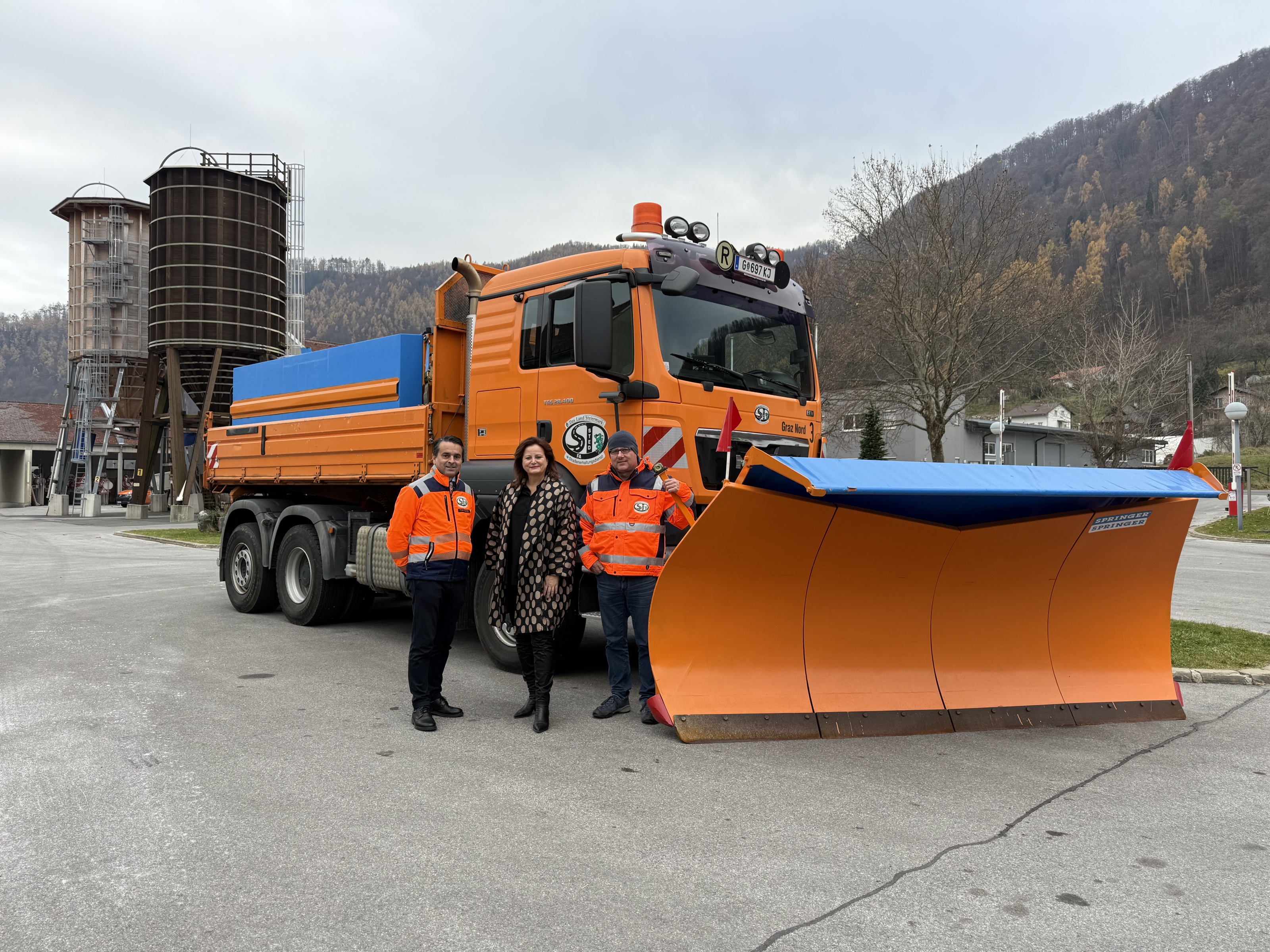 220 Fahrzeuge stehen für den Winterdienst bereit - Kommunikation - Land ...
