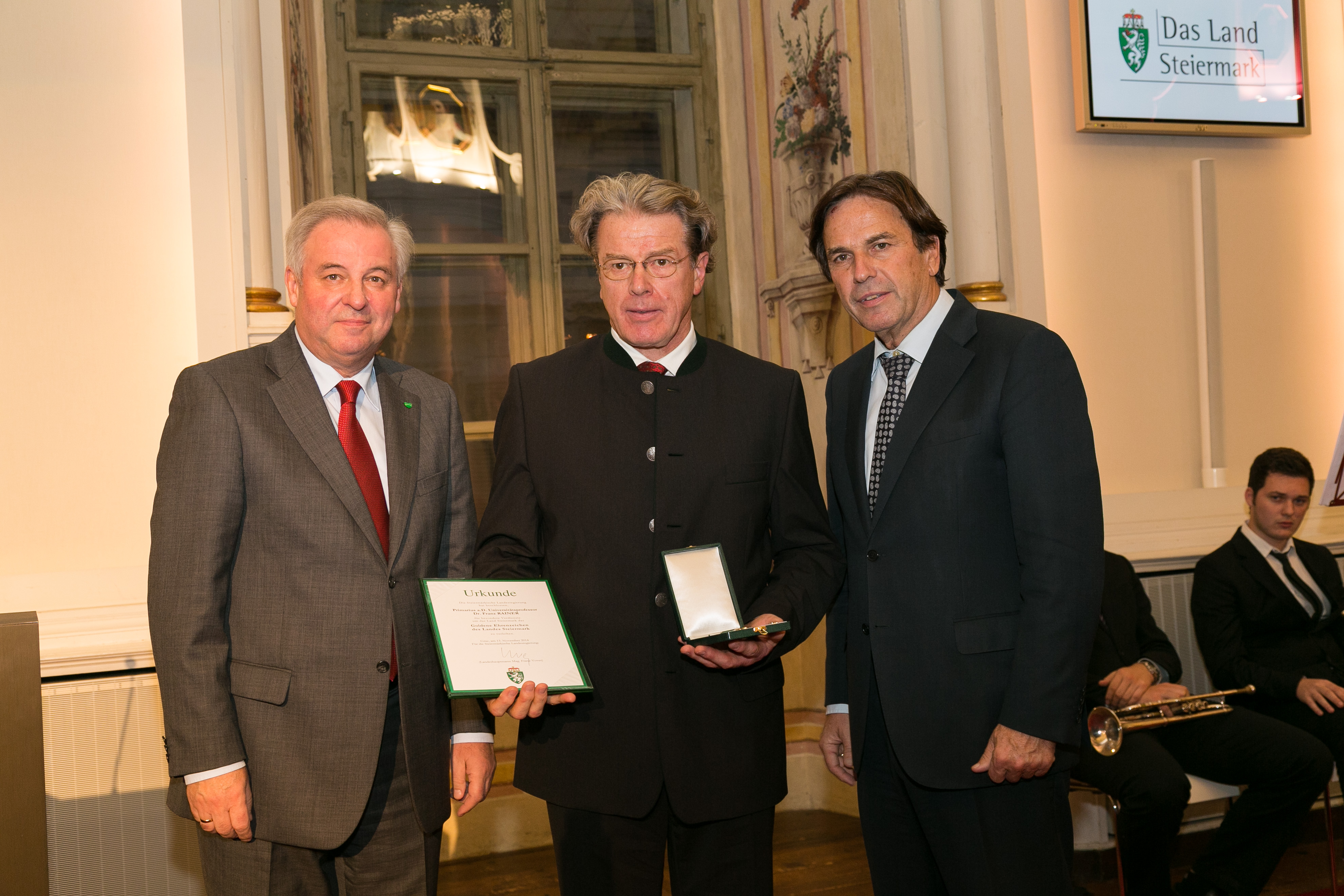 Goldenes Ehrenzeichen des Landes Steiermark - Kommunikation - Land ...